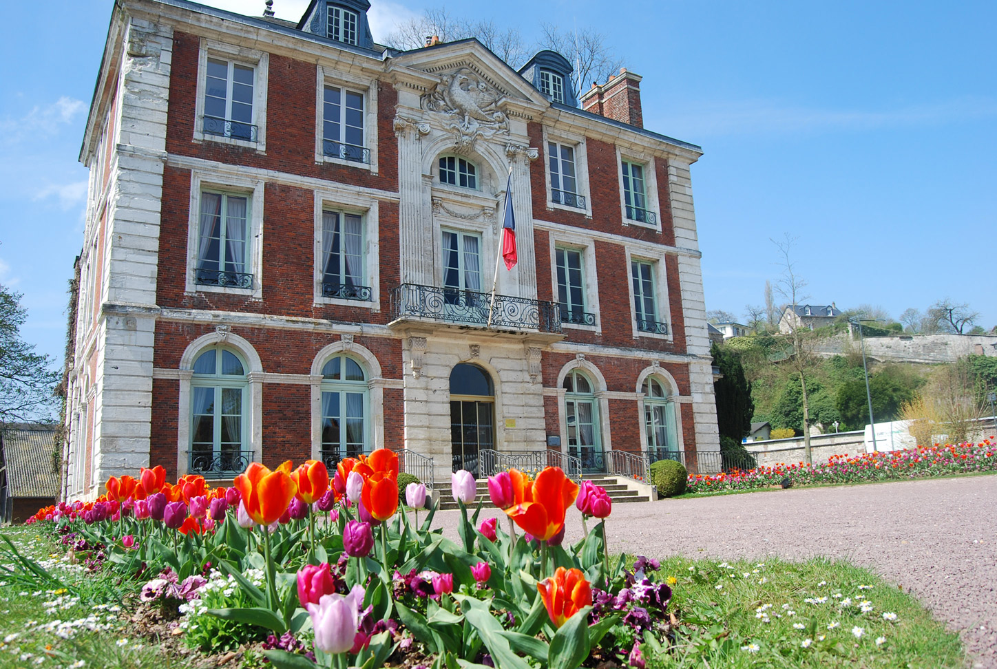 Mairie de Caudebec-en-Caux - Mairie de Rives-en-Seine